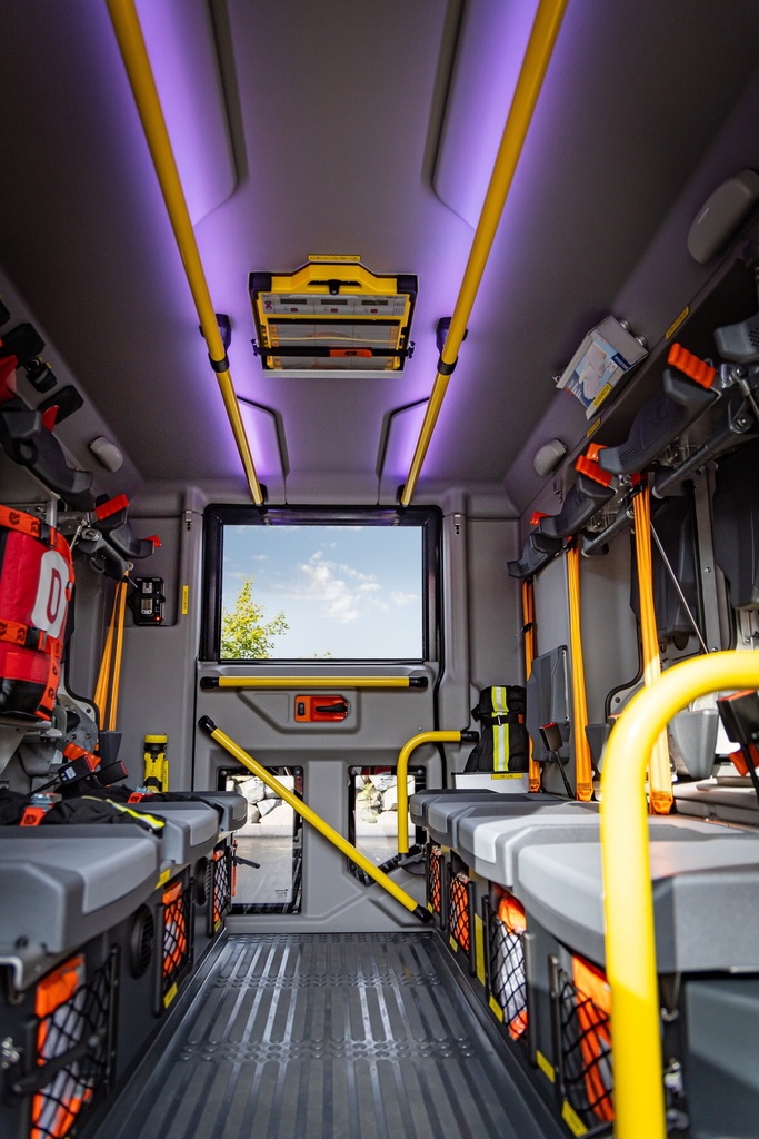 LF20 AT Mercedes Benz Atego 1530 4x4